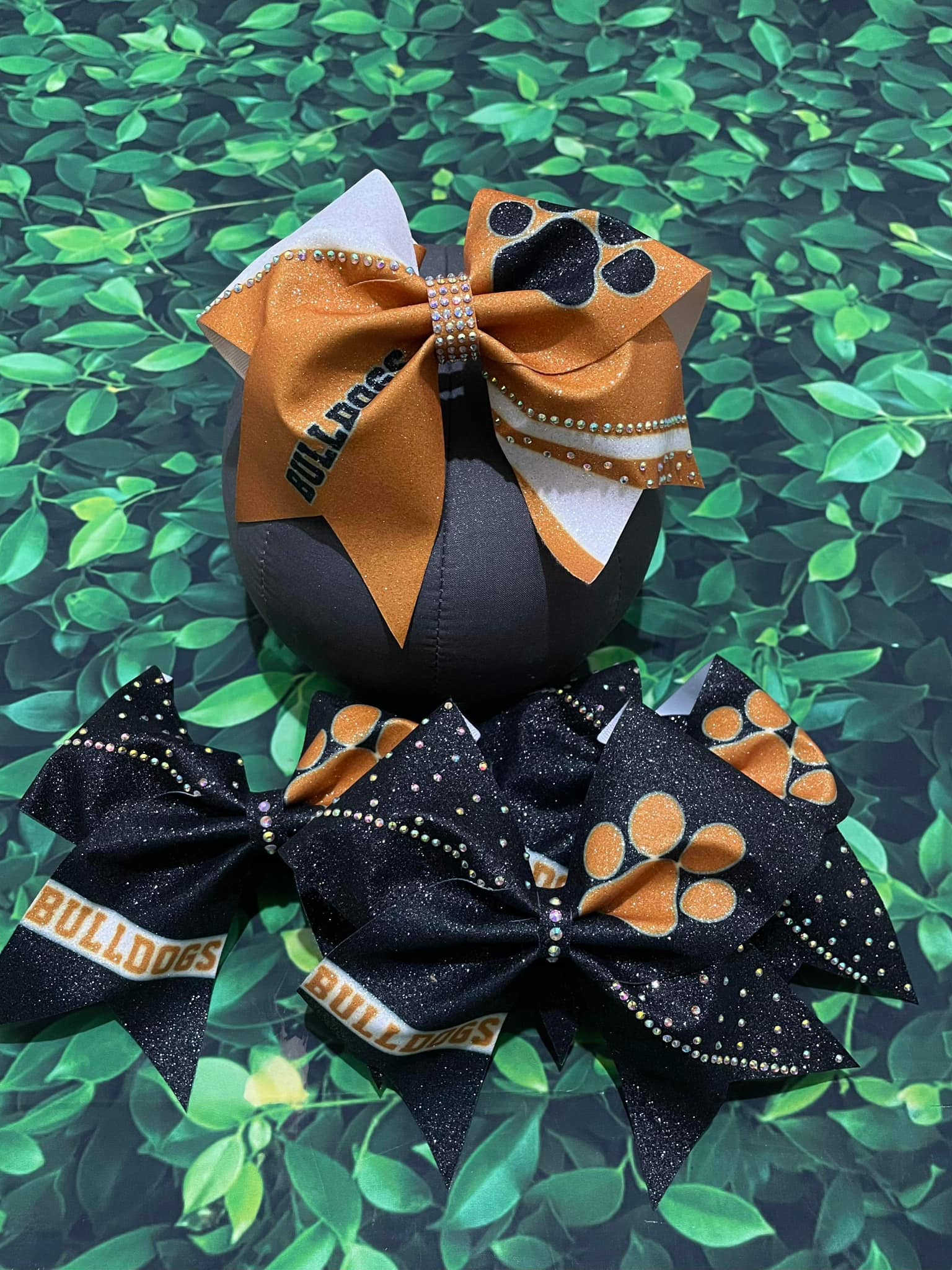 Bulldog cheer bow-BCB04 – The Pretty Patches.